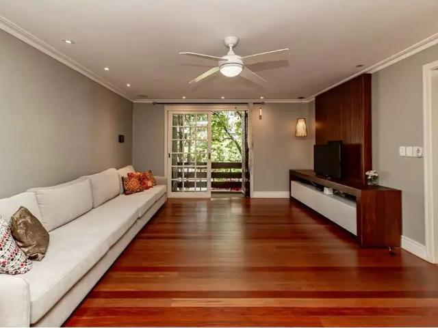Casa / Sobrado para Venda em Porto Alegre/RS Bela Vista 4 Quartos