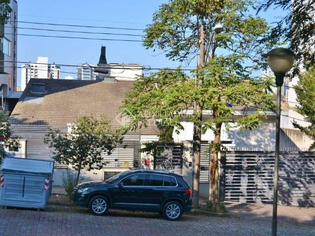 Casa / Sobrado para Venda em Porto Alegre/RS Bela Vista 4 Quartos