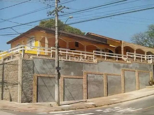 Casa / Sobrado para Venda em Porto Alegre/RS Glória 6 Quartos