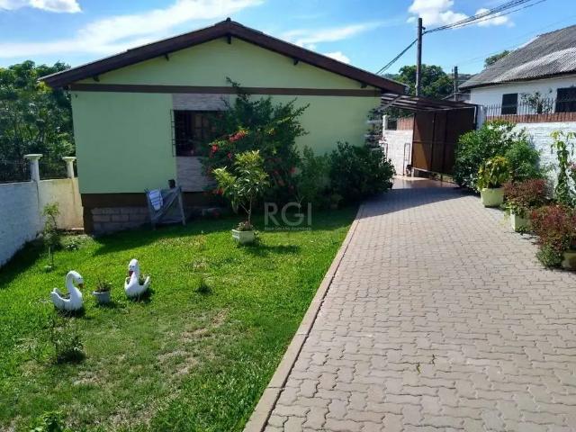 Casa / Sobrado para Venda em Porto Alegre/RS Belém Velho 3 Quartos