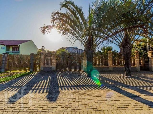 Casa / Sobrado para Venda em Porto Alegre/RS Belém Novo 3 Quartos