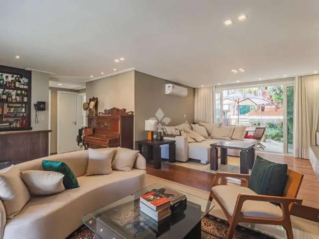 Casa / Sobrado para Venda em Porto Alegre/RS Boa Vista 3 Quartos