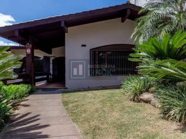 Casa / Sobrado para Venda em Porto Alegre/RS Boa Vista 3 Quartos