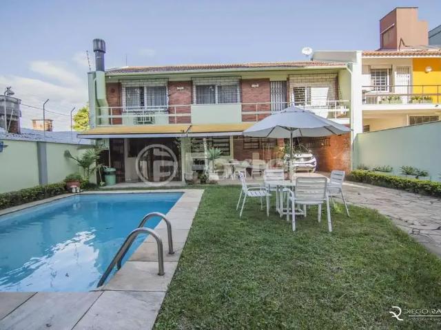 Casa / Sobrado para Venda em Porto Alegre/RS Boa Vista 3 Quartos