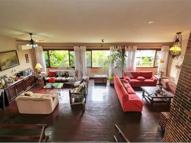 Casa / Sobrado para Venda em Porto Alegre/RS Boa Vista 3 Quartos