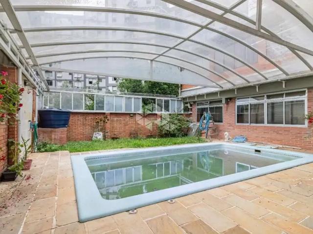 Casa / Sobrado para Venda em Porto Alegre/RS Boa Vista 4 Quartos