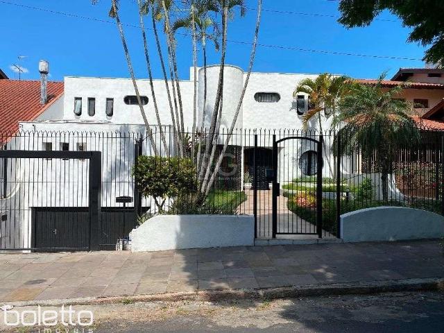 Casa / Sobrado para Venda em Porto Alegre/RS Boa Vista 4 Quartos