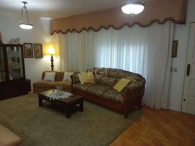 Casa / Sobrado para Venda em Porto Alegre/RS Camaquã 3 Quartos