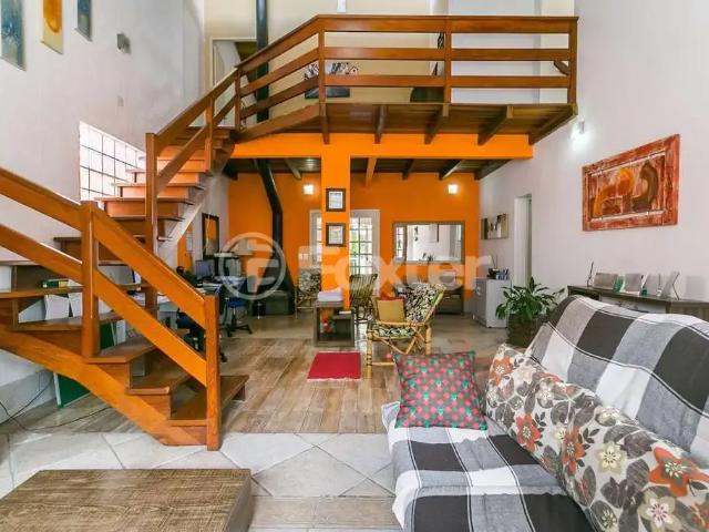Casa / Sobrado para Venda em Porto Alegre/RS Camaquã 3 Quartos