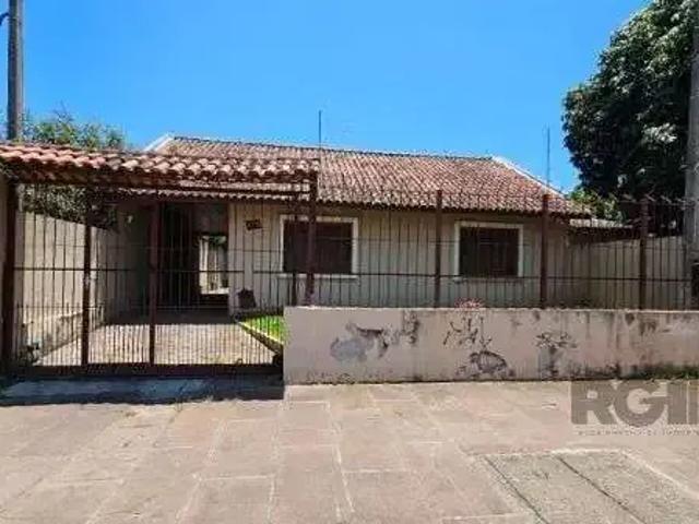 Casa / Sobrado para Venda em Porto Alegre/RS Camaquã 3 Quartos