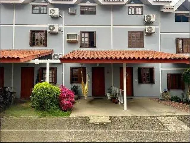 Casa / Sobrado para Venda em Porto Alegre/RS Camaquã 3 Quartos