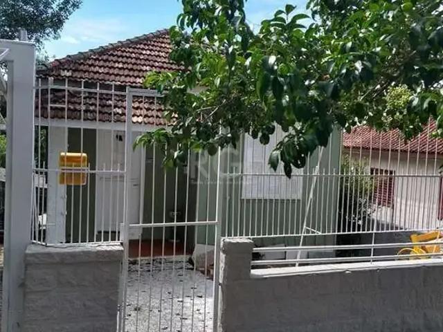 Casa / Sobrado para Venda em Porto Alegre/RS Camaquã 3 Quartos