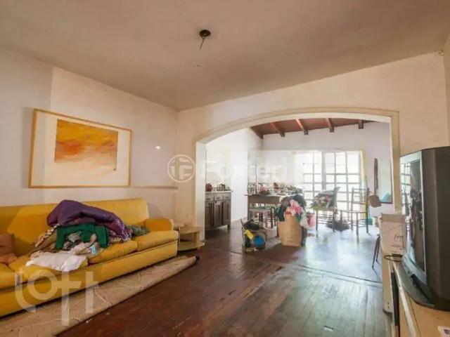 Casa / Sobrado para Venda em Porto Alegre/RS Camaquã 3 Quartos