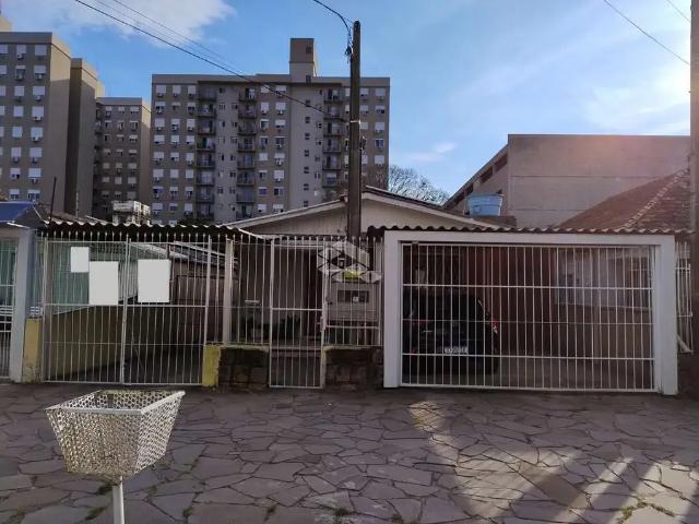 Casa / Sobrado para Venda em Porto Alegre/RS Camaquã 2 Quartos