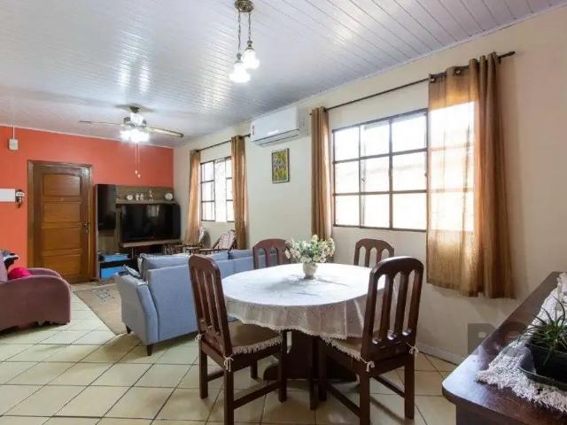 Casa / Sobrado para Venda em Porto Alegre/RS Camaquã 2 Quartos
