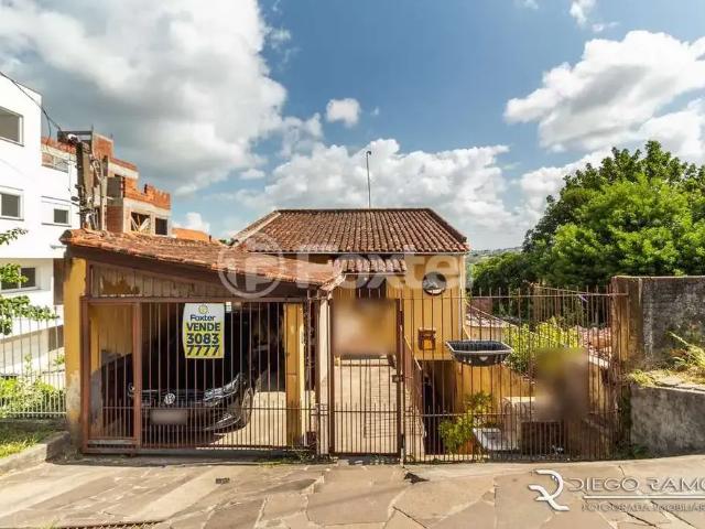 Casa / Sobrado para Venda em Porto Alegre/RS Camaquã 4 Quartos