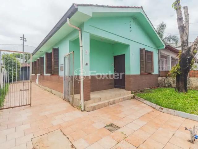 Casa / Sobrado para Venda em Porto Alegre/RS Camaquã 4 Quartos