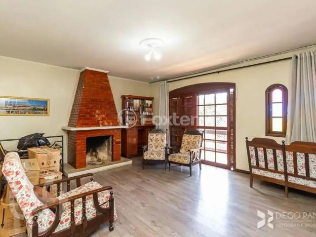 Casa / Sobrado para Venda em Porto Alegre/RS Camaquã 4 Quartos