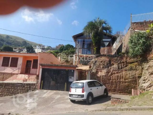 Casa / Sobrado para Venda em Porto Alegre/RS Cascata 2 Quartos