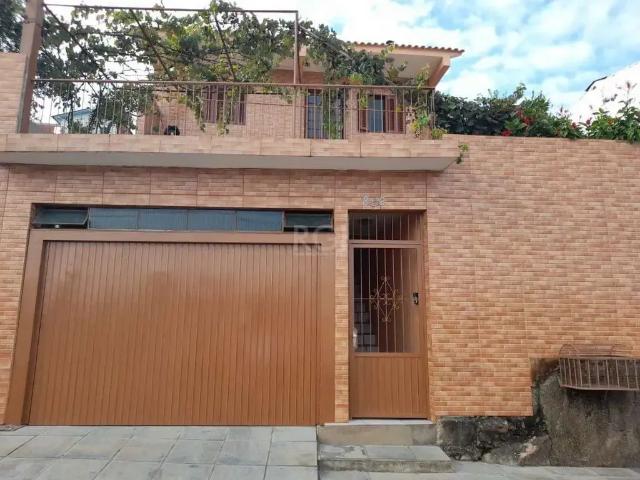 Casa / Sobrado para Venda em Porto Alegre/RS Cascata 3 Quartos