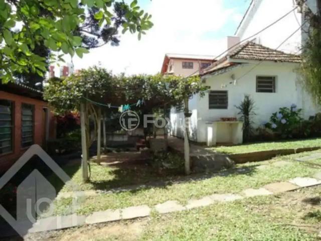 Casa / Sobrado para Venda em Porto Alegre/RS Cascata 3 Quartos