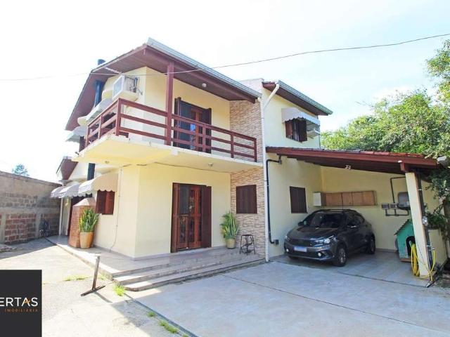 Casa / Sobrado para Venda em Porto Alegre/RS Cascata 3 Quartos