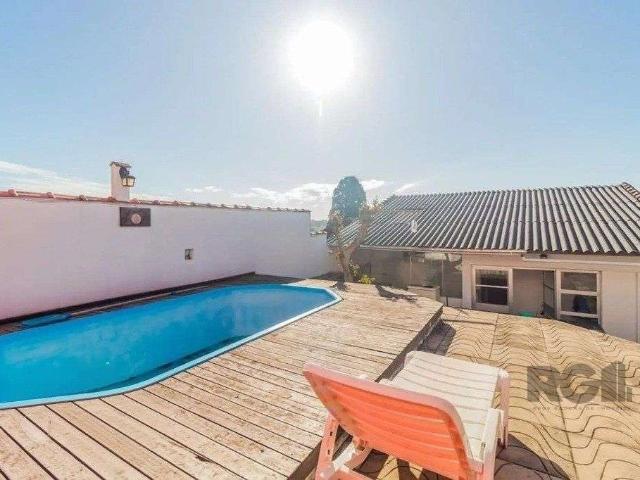 Casa / Sobrado para Venda em Porto Alegre/RS Cascata 3 Quartos