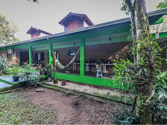 Casa / Sobrado para Venda em Porto Alegre/RS Cascata 4 Quartos