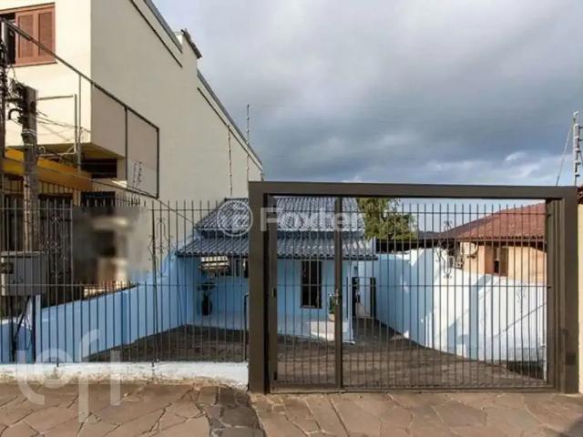 Casa / Sobrado para Venda em Porto Alegre/RS Cavalhada 3 Quartos