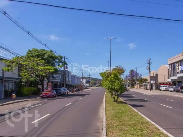 Casa / Sobrado para Venda em Porto Alegre/RS Cavalhada 3 Quartos