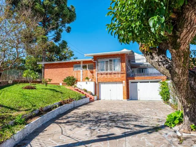 Casa / Sobrado para Venda em Porto Alegre/RS Cavalhada 3 Quartos