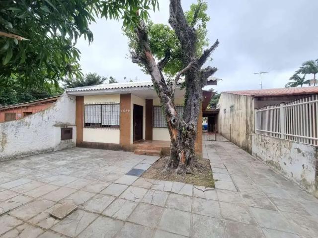 Casa / Sobrado para Venda em Porto Alegre/RS Cavalhada 3 Quartos