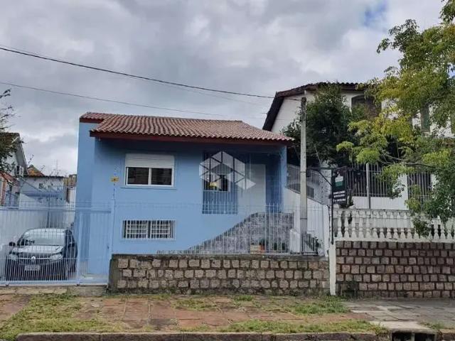 Casa / Sobrado para Venda em Porto Alegre/RS Cavalhada 3 Quartos