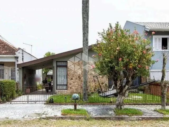 Casa / Sobrado para Venda em Porto Alegre/RS Cavalhada 3 Quartos