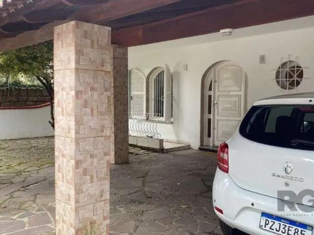Casa / Sobrado para Venda em Porto Alegre/RS Cavalhada 3 Quartos