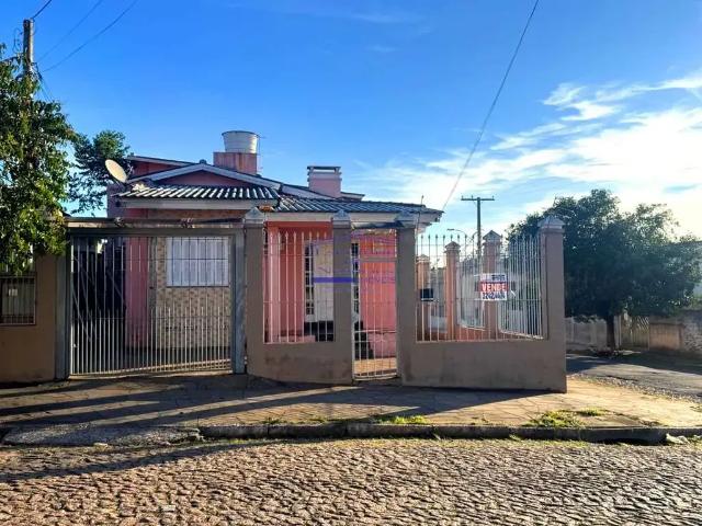 Casa / Sobrado para Venda em Porto Alegre/RS Cavalhada 3 Quartos