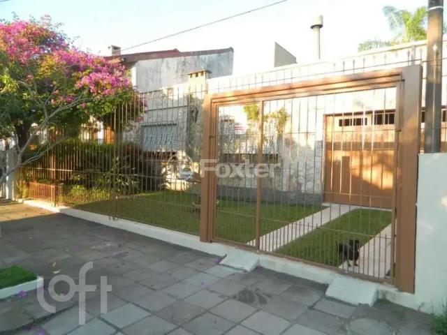 Casa / Sobrado para Venda em Porto Alegre/RS Cavalhada 3 Quartos