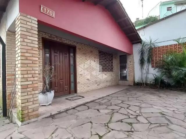 Casa / Sobrado para Venda em Porto Alegre/RS Cavalhada 3 Quartos