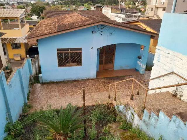 Casa / Sobrado para Venda em Porto Alegre/RS Cavalhada 3 Quartos