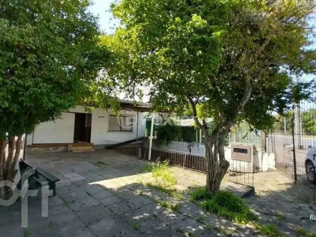Casa / Sobrado para Venda em Porto Alegre/RS Cavalhada 3 Quartos