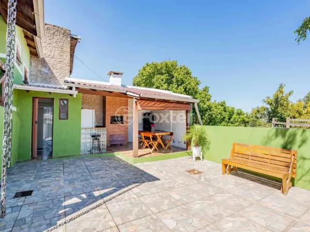 Casa / Sobrado para Venda em Porto Alegre/RS Cavalhada 2 Quartos