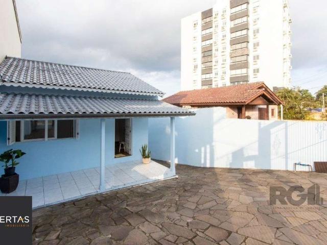 Casa / Sobrado para Venda em Porto Alegre/RS Cavalhada 2 Quartos