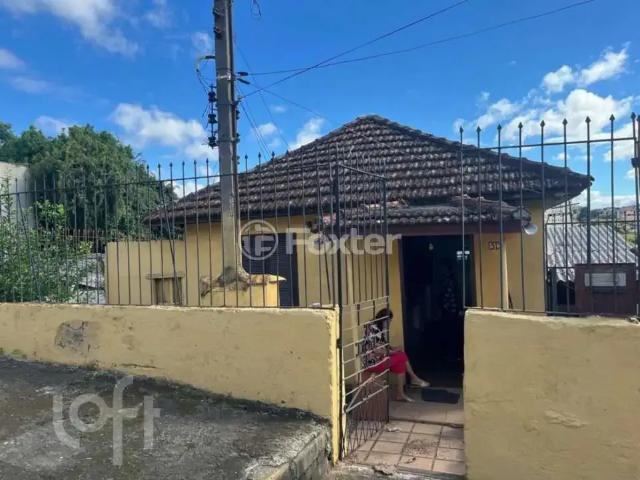 Casa / Sobrado para Venda em Porto Alegre/RS Cavalhada 2 Quartos