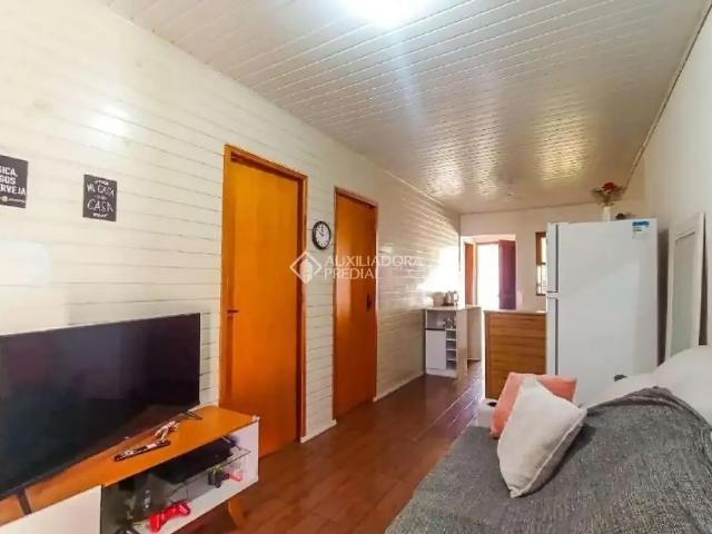 Casa / Sobrado para Venda em Porto Alegre/RS Cavalhada 2 Quartos