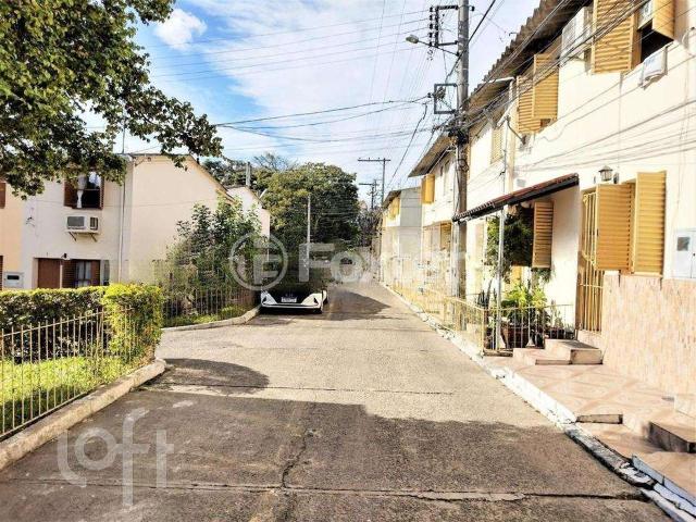 Casa / Sobrado para Venda em Porto Alegre/RS Cavalhada 2 Quartos
