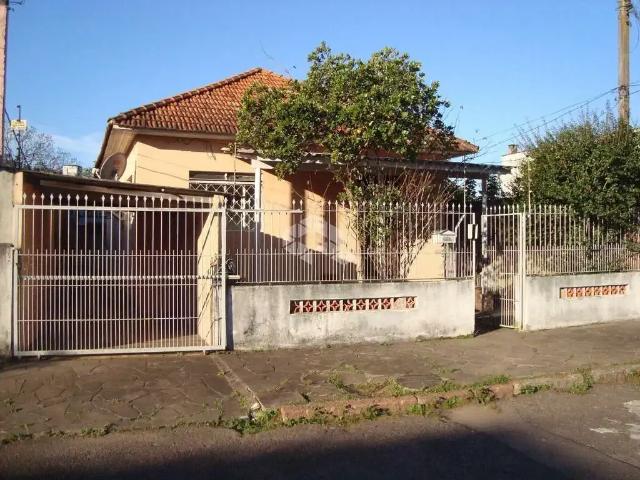 Casa / Sobrado para Venda em Porto Alegre/RS Cavalhada 2 Quartos
