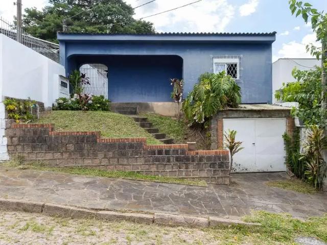 Casa / Sobrado para Venda em Porto Alegre/RS Cavalhada 4 Quartos