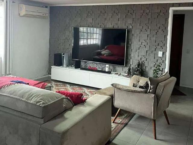 Casa / Sobrado para Venda em Porto Alegre/RS Cavalhada 4 Quartos