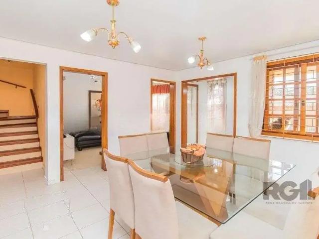 Casa / Sobrado para Venda em Porto Alegre/RS Cavalhada 4 Quartos