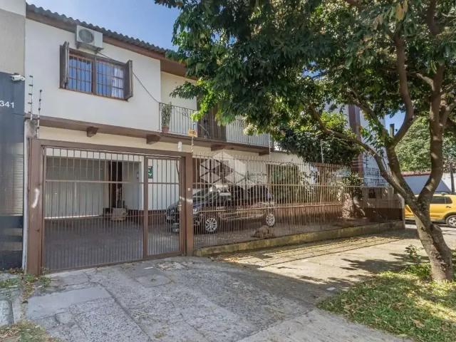 Casa / Sobrado para Venda em Porto Alegre/RS Cavalhada 4 Quartos